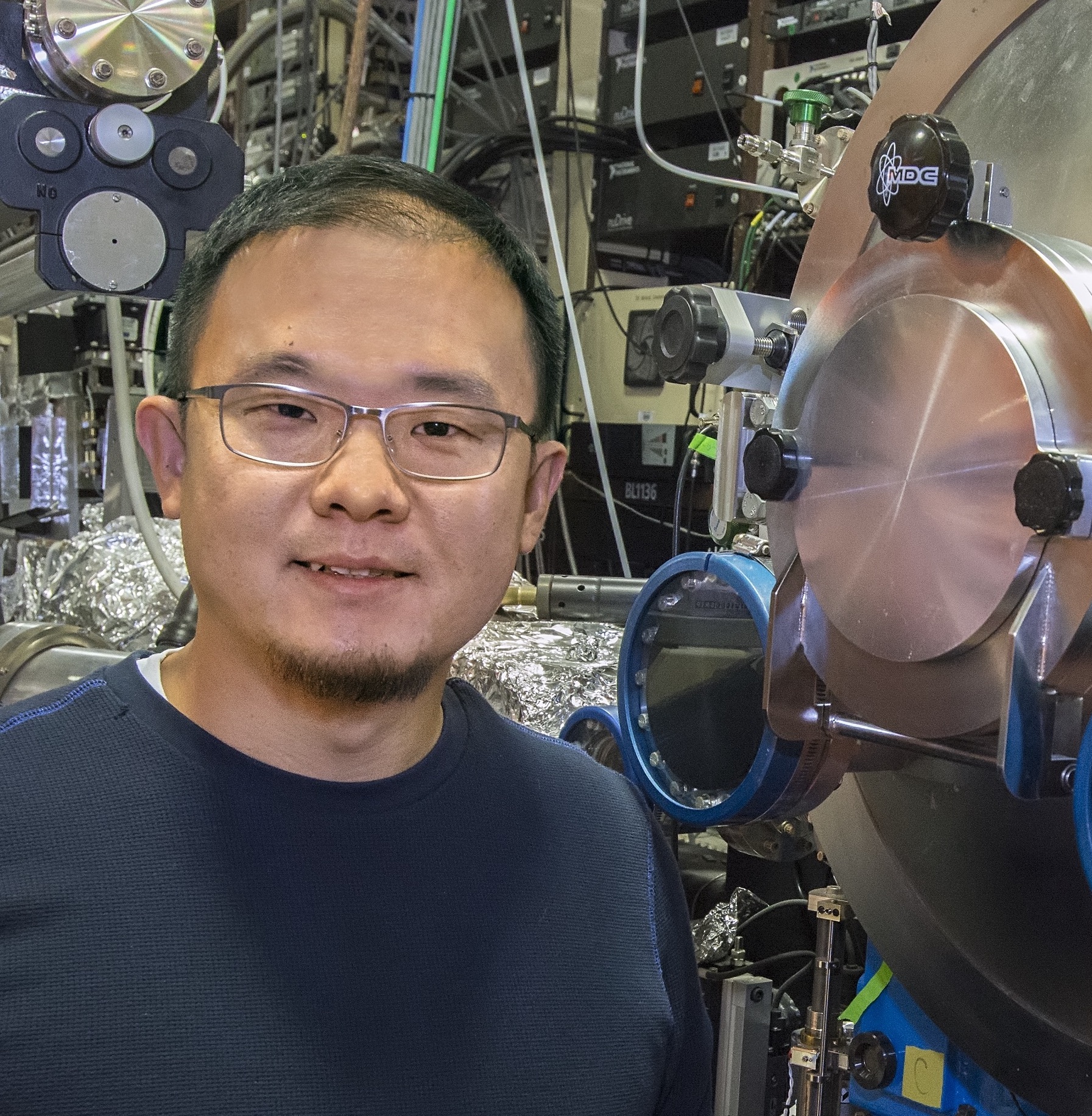 Cheng Wang Wins RSC Stephanie L. Kwolek Award