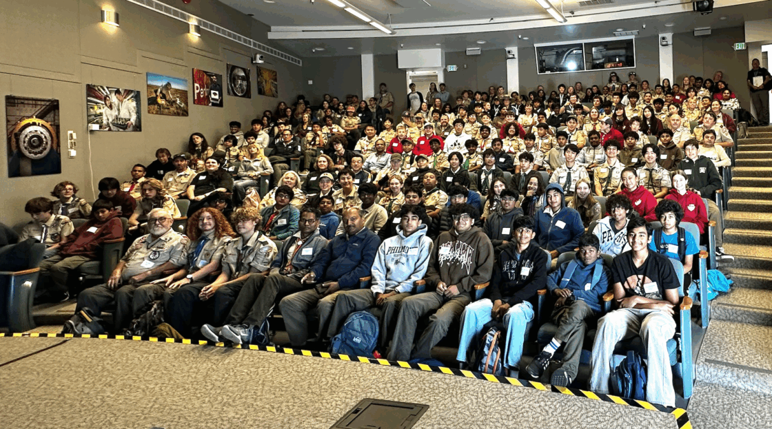 200 Scouts Visit the ALS